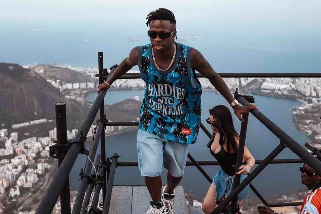 Vinicius confirma su relación con una famosa 'influencer' - Ella Hoy
