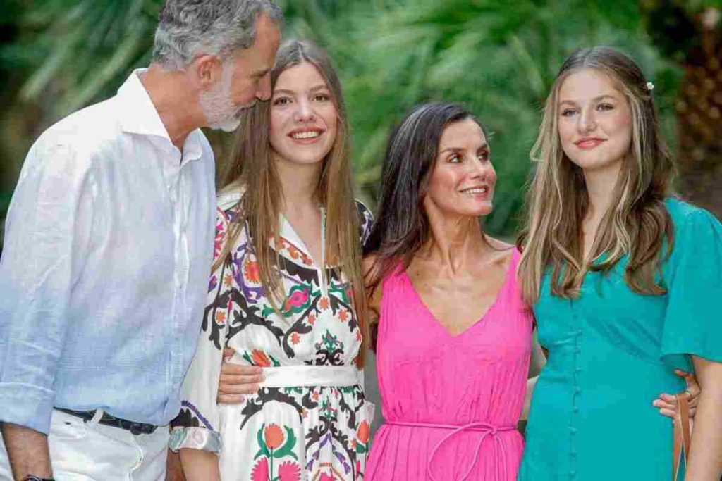 La Familia Real como nunca la habíamos visto: aparecen las fotos - Ella Hoy